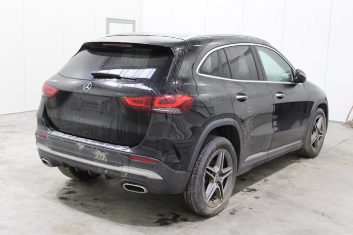 Mercedes GLA 1.3 180 Turbo 16V Salvage vehicle (2021, Black)