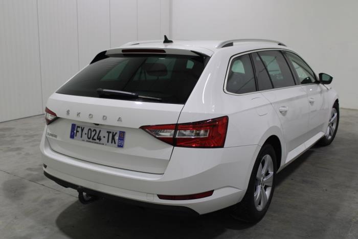 Skoda Superb Combi 2.0 TDI Salvage vehicle (2021, White)