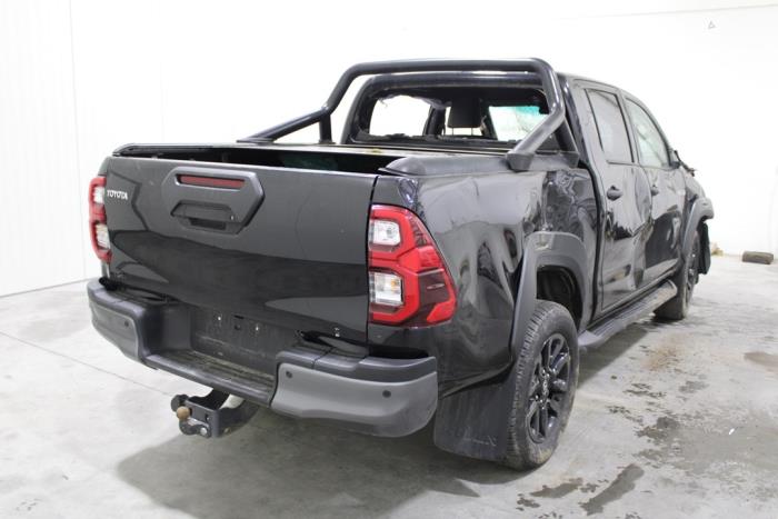 Toyota Hilux V/VI 2.8 D4D-F 16V 4x4 Salvage vehicle (2022, Black)