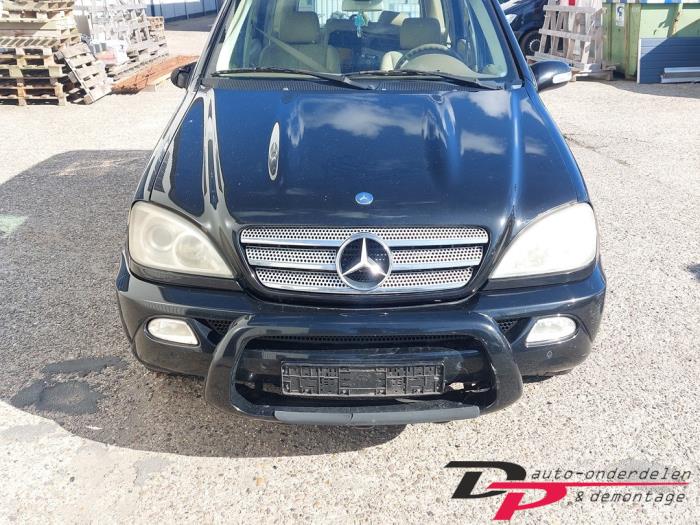 Mercedes ML I 270 2.7 CDI 20V Épave (2004, Noir)