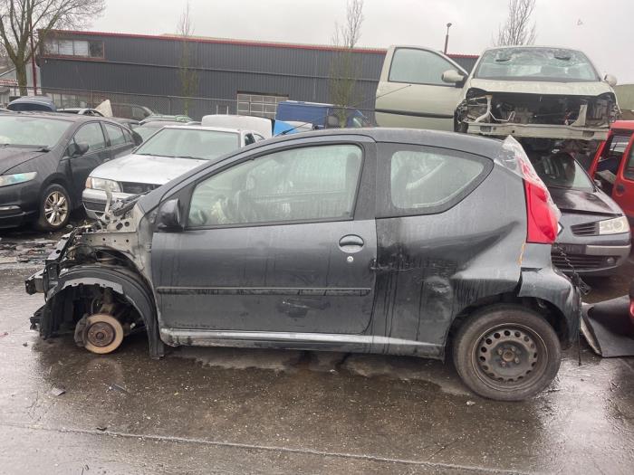 Peugeot 107 1.0 12V Épave (2008, Gris)