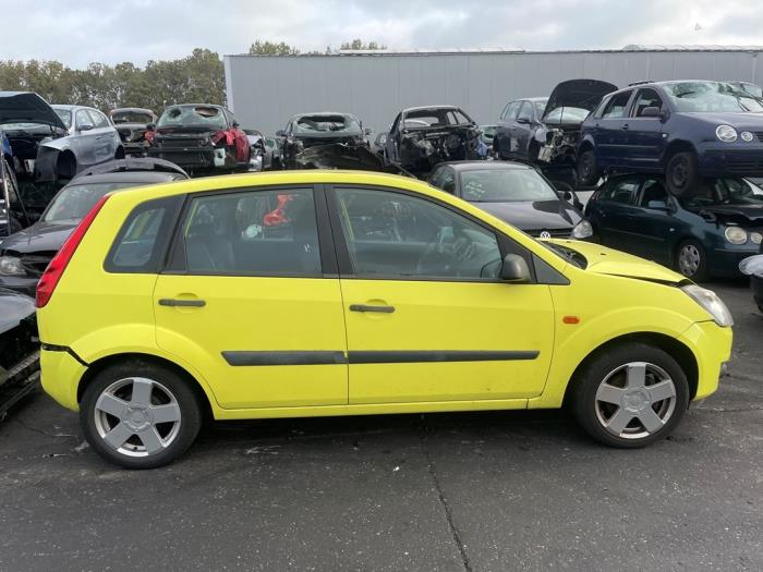 Ford Fiesta 5 1.6 16V Salvage vehicle (2007, Yellow)