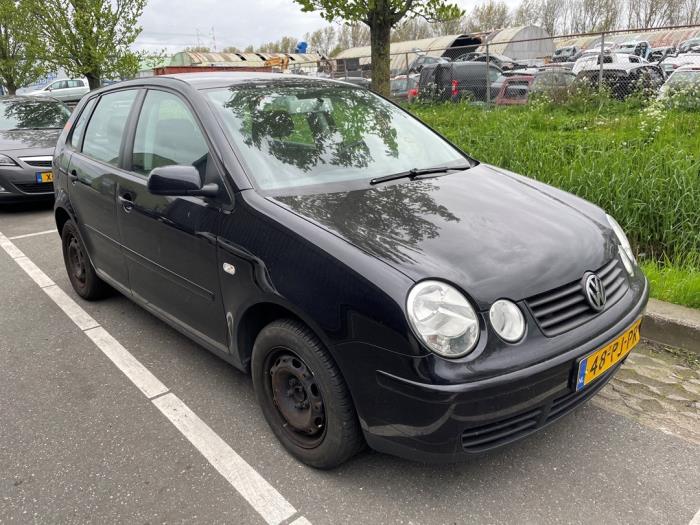 Volkswagen Polo IV 1.4 16V 75 Salvage vehicle (2004, Black)
