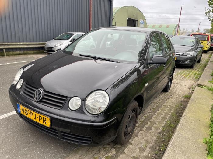 Volkswagen Polo IV 1.4 16V 75 Salvage vehicle (2004, Black)