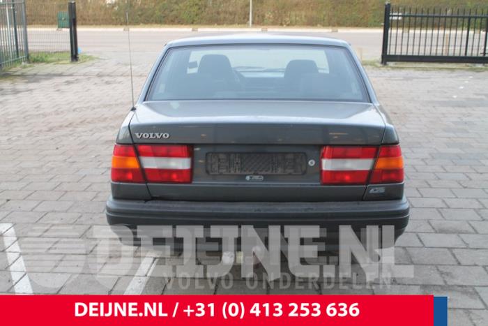 Volvo 940 2.3i Épave (1993, Gris) van Deijne Onderdelen Uden B.V.