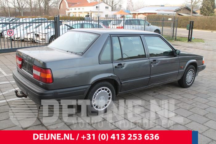 Volvo 940 2.3i Épave (1993, Gris) van Deijne Onderdelen Uden B.V.