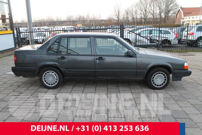 Volvo 940 2.3i Épave (1993, Gris) van Deijne Onderdelen Uden B.V.