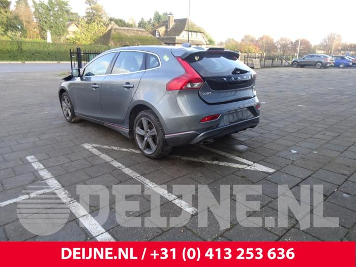 Volvo V40 2.0 D4 16V Salvage vehicle (2015, Gray)