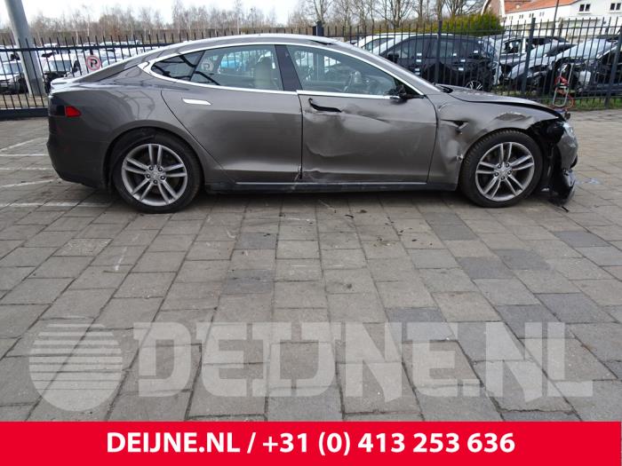Tesla Model S 85D Salvage vehicle (2015, Gray)