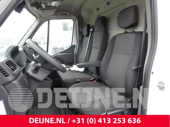 Renault Master IV 2.3 dCi 135 16V FWD Épave (2020, Blanc, Noir)