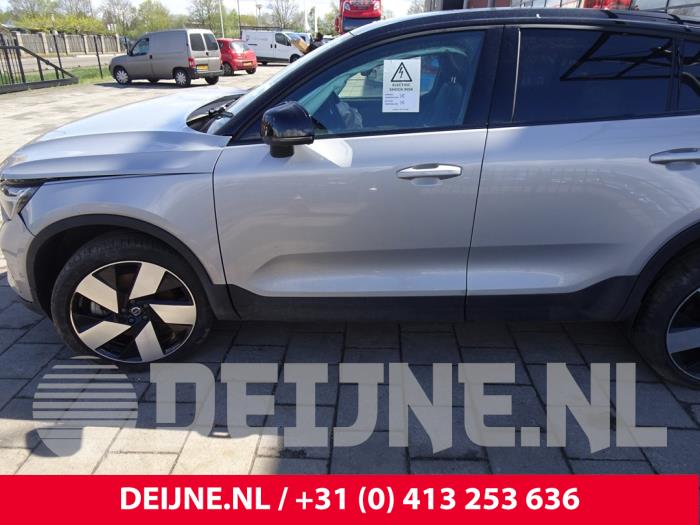 Volvo C40 Recharge Twin Motor Salvage vehicle (2022, Silver grey)