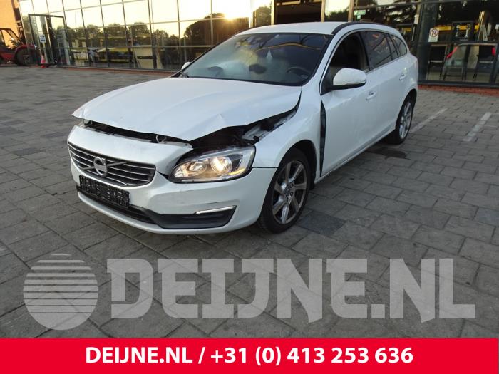 Volvo V60 I 1.6 DRIVe Salvage vehicle (2013, White)