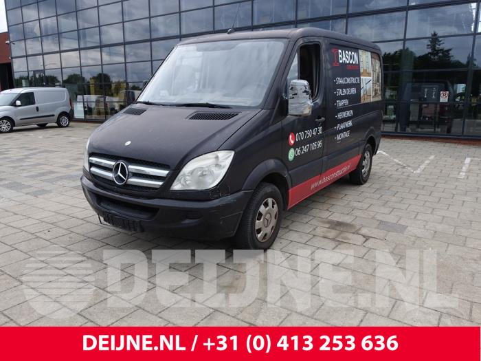 Mercedes Sprinter 3t 209 CDI 16V Salvage vehicle (2006, Black)