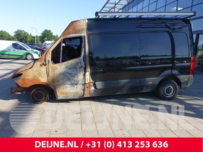 Mercedes Sprinter 3t 211 CDI 2.0 D FWD Salvage vehicle (2022, Black)