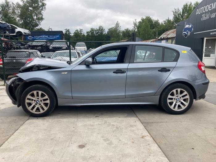 BMW 1 serie 116i 1.6 16V Vehículo de desguace (2007, Metálico, Azul)