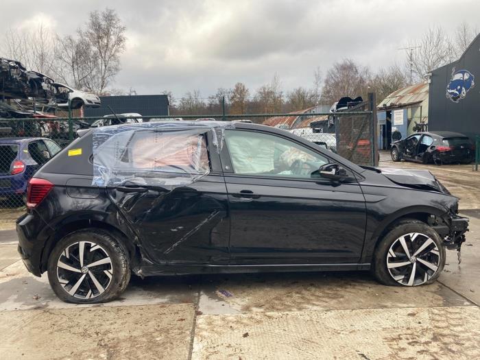 Volkswagen Polo VI 1.0 TSI 12V Épave (2020, Noir)