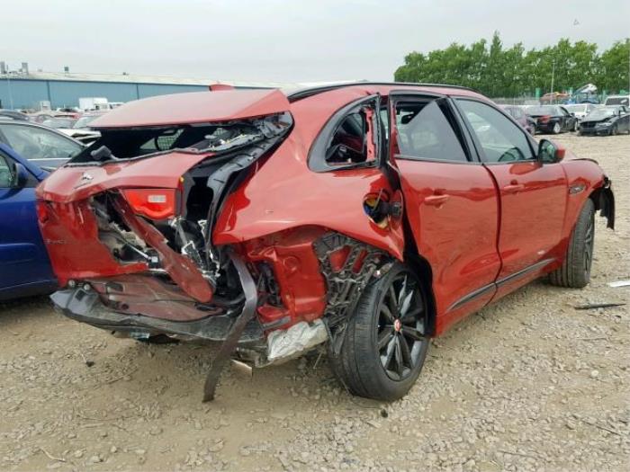 Jaguar F-Pace Salvage vehicle (2017, Red) Garage Callant