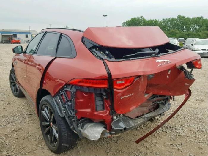 Jaguar F-Pace Salvage vehicle (2017, Red) Garage Callant