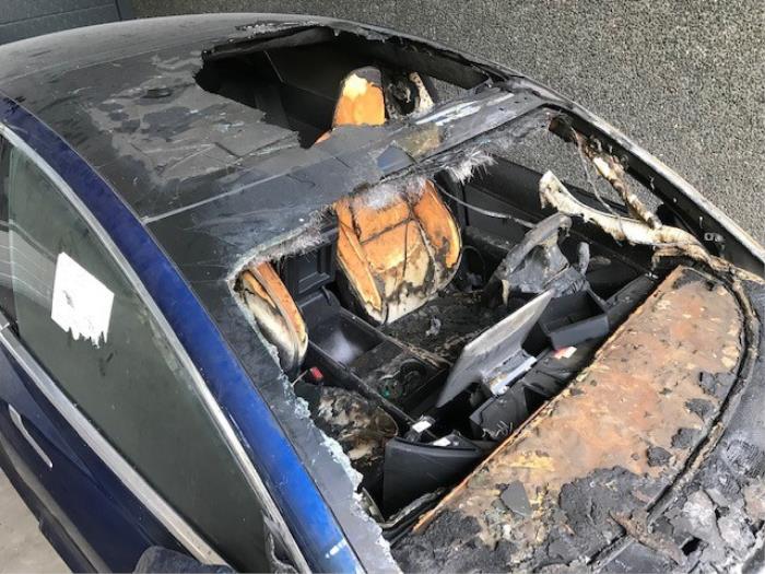 Tesla Model 3 EV AWD Salvage vehicle (2020, Metallic, Blue)