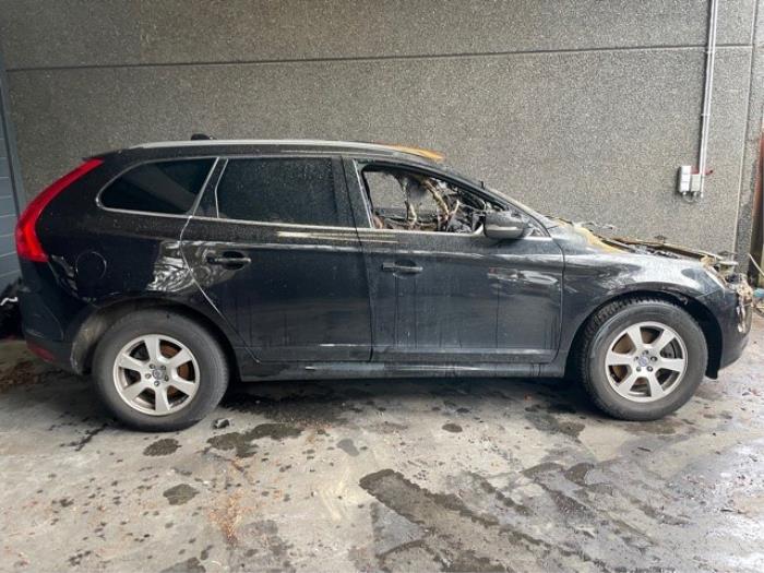 Volvo XC60 2.0 D3 16V Salvage vehicle (2017, Black)