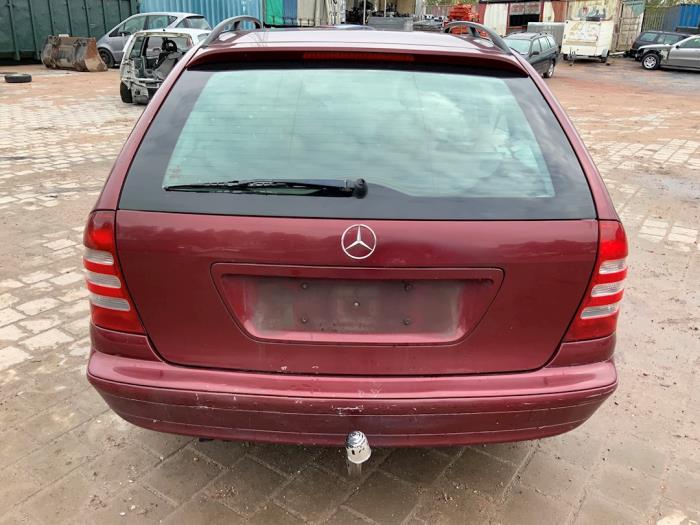 Mercedes C Combi 2.2 C-200 CDI 16V Épave (2001, Rouge)