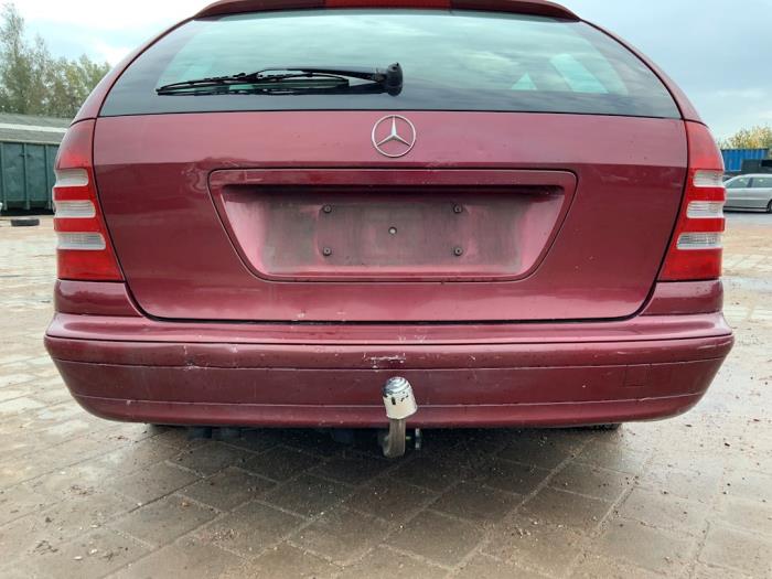 Mercedes C Combi 2.2 C-200 CDI 16V Épave (2001, Rouge)