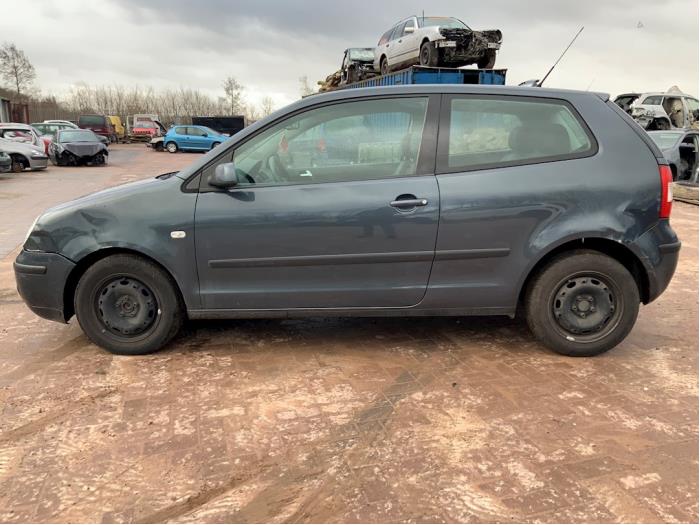Volkswagen Polo IV 1.4 16V Salvage vehicle (2002, Blue)