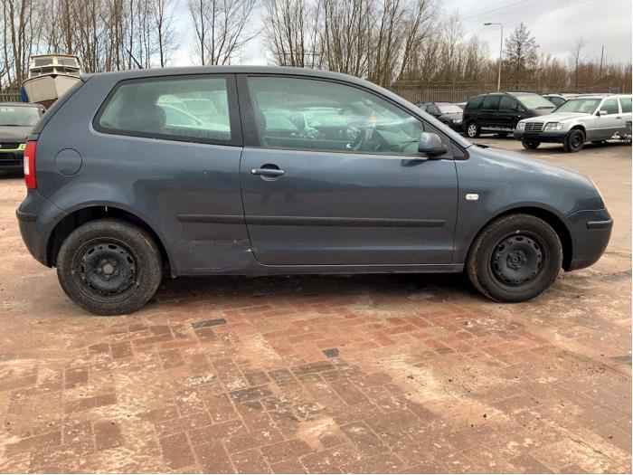 Volkswagen Polo IV 1.4 16V Salvage vehicle (2002, Blue)
