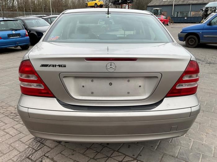 Mercedes C 2.2 C-200 CDI 16V Salvage vehicle (2003, Gray)
