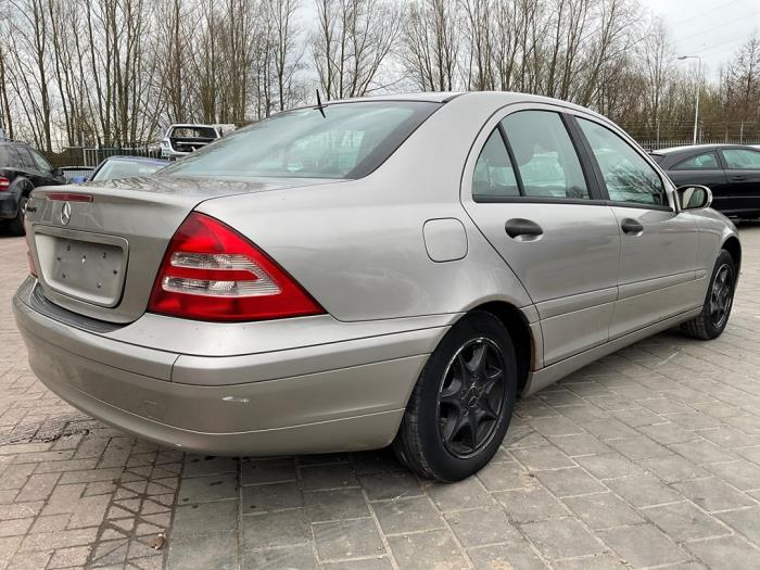 Mercedes C 2.2 C-200 CDI 16V Salvage vehicle (2003, Gray)