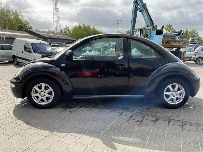 Volkswagen New Beetle 2.0 Salvage vehicle (2000, Black)