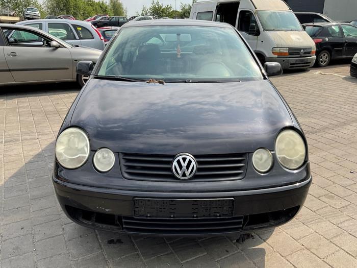 Volkswagen Polo IV 1.4 16V 75 Salvage vehicle (2004, Black)