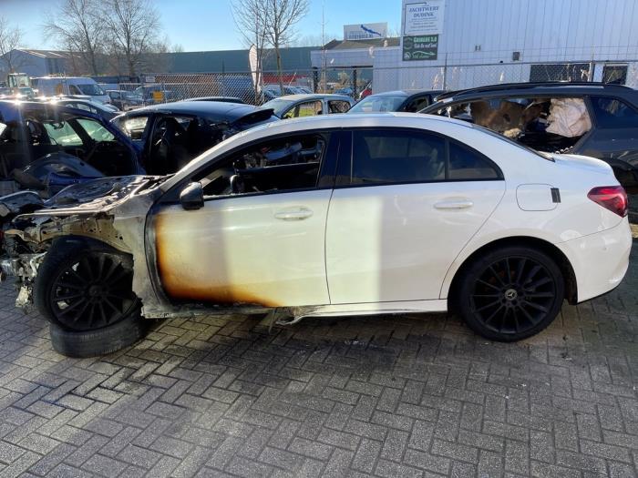 Mercedes A Limousine 1.5 A-180d Salvage vehicle (2019, White)