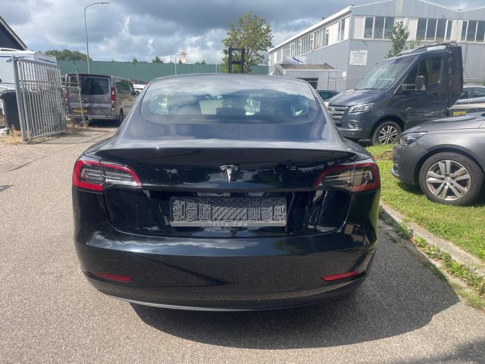 Tesla Model 3 Long Range 72kWh Salvage vehicle (2019, Black)