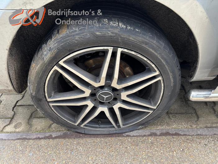 Mercedes V 2.1 220 CDI, 220 d 16V Schrottauto (2015, Silber)