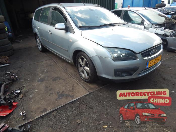 Ford Focus 2 Wagon 1.6 16V Salvage vehicle (2005, Gray)