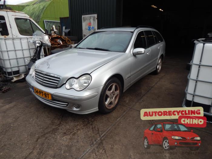 Mercedes C Combi 1.8 C-180K 16V Vehículo de desguace (2004, Gris)