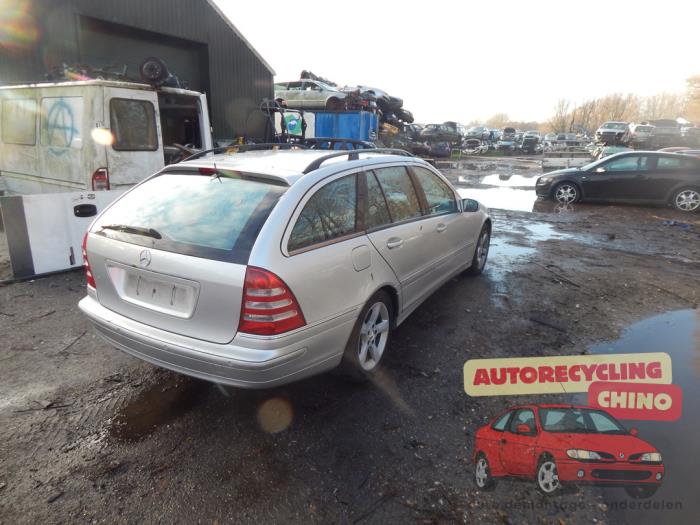 Mercedes C Combi 2.0 C-200K 16V Épave (2002, Gris)