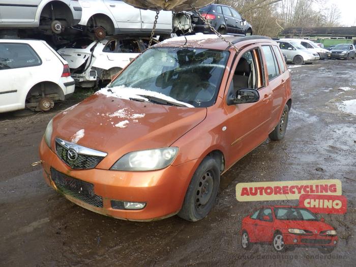 Mazda 2 1.4 16V Salvage vehicle (2003, Orange)