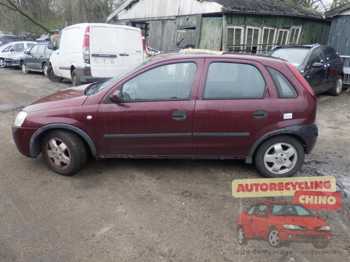 Opel Corsa C 1.2 16V Salvage vehicle (2002, Red)