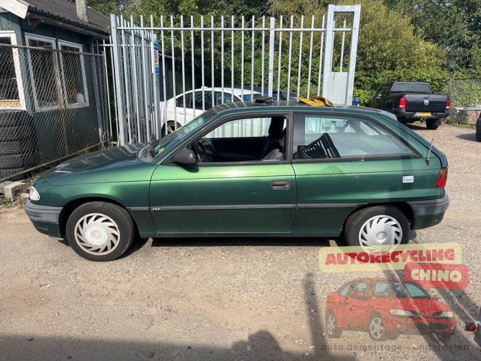 Opel Astra F 1.6i Salvage vehicle (1996, Green)
