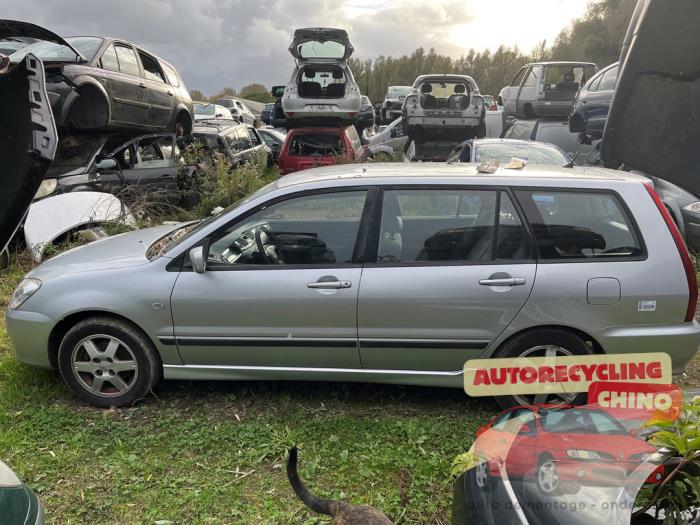 Mitsubishi Lancer Wagon 1.6 16V Salvage vehicle (2004, Gray)