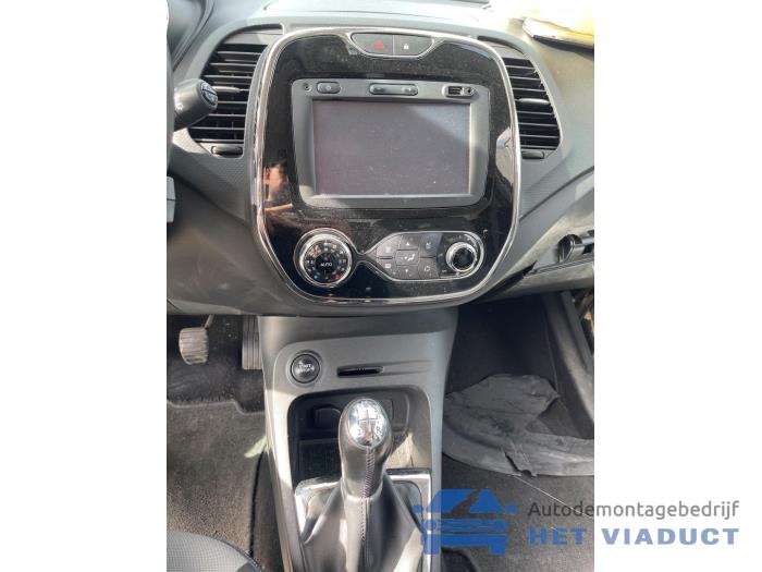 Renault Captur 0.9 Energy TCE 12V Salvage vehicle (2015, Creme)